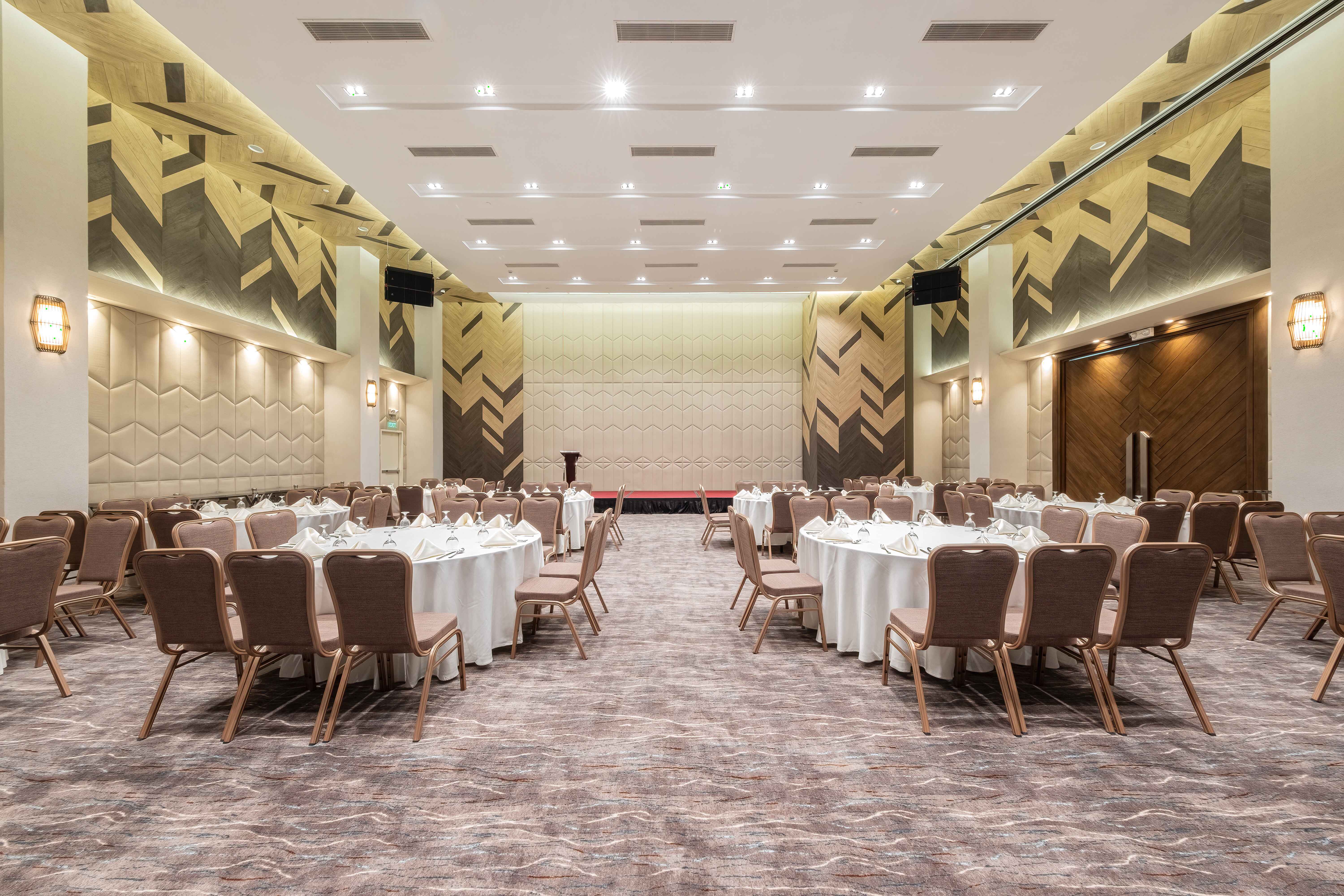 Conferences and Events - Roy's Hotel and Convention Center