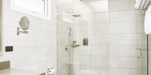 Rooms - Roy's Hotel and Convention Center