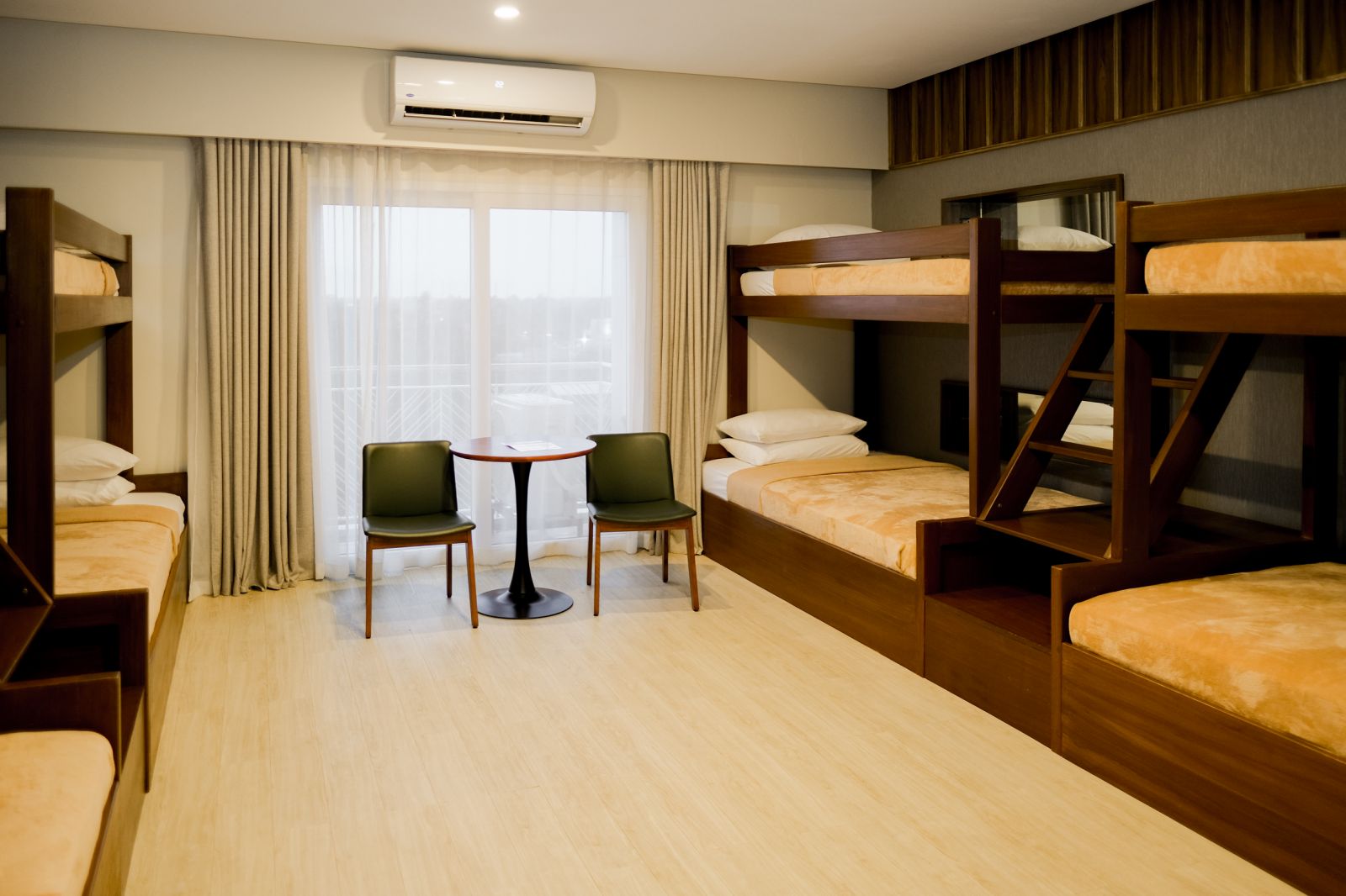 Rooms - Roy's Hotel and Convention Center